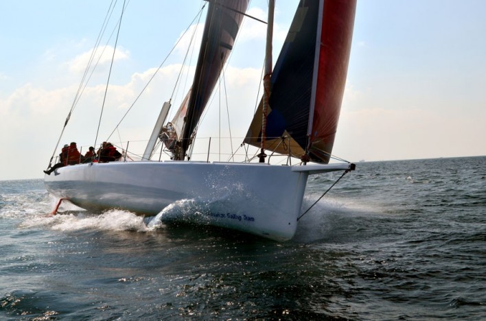 imoca 60 galiléo dans les courreaux de groix